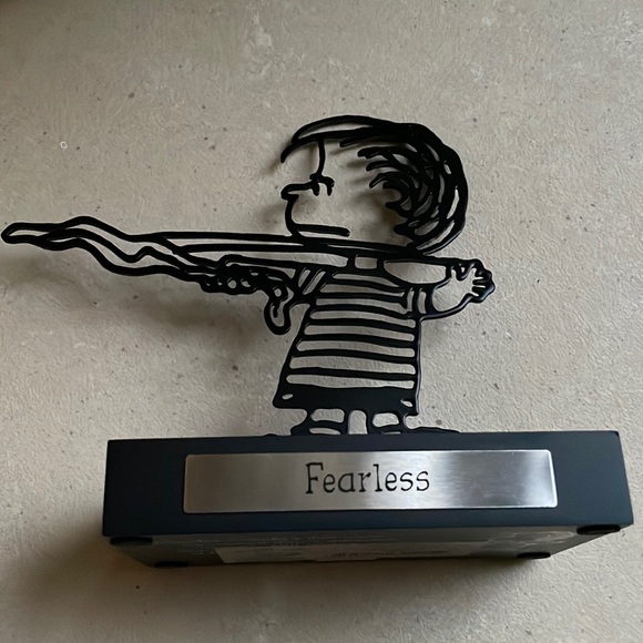 Hallmark | Accents | Hallmark Peanuts Linus Fearless Metal Display ...